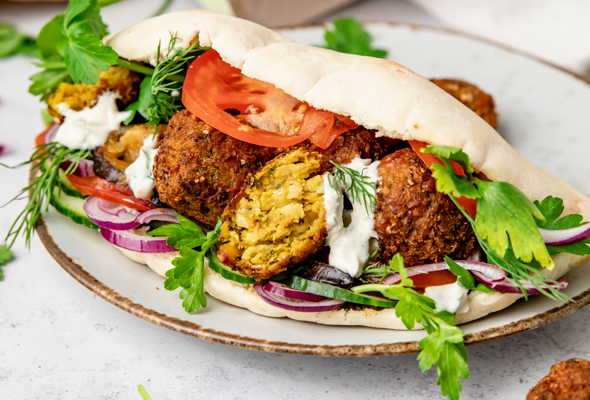 RECETTE : Pita aux falafels et aubergine rôtie ⋆ Hari&co